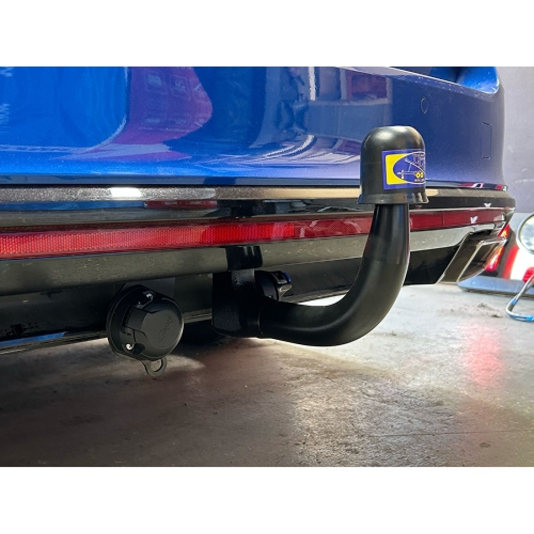 Detachable Swan Neck Tow Bar