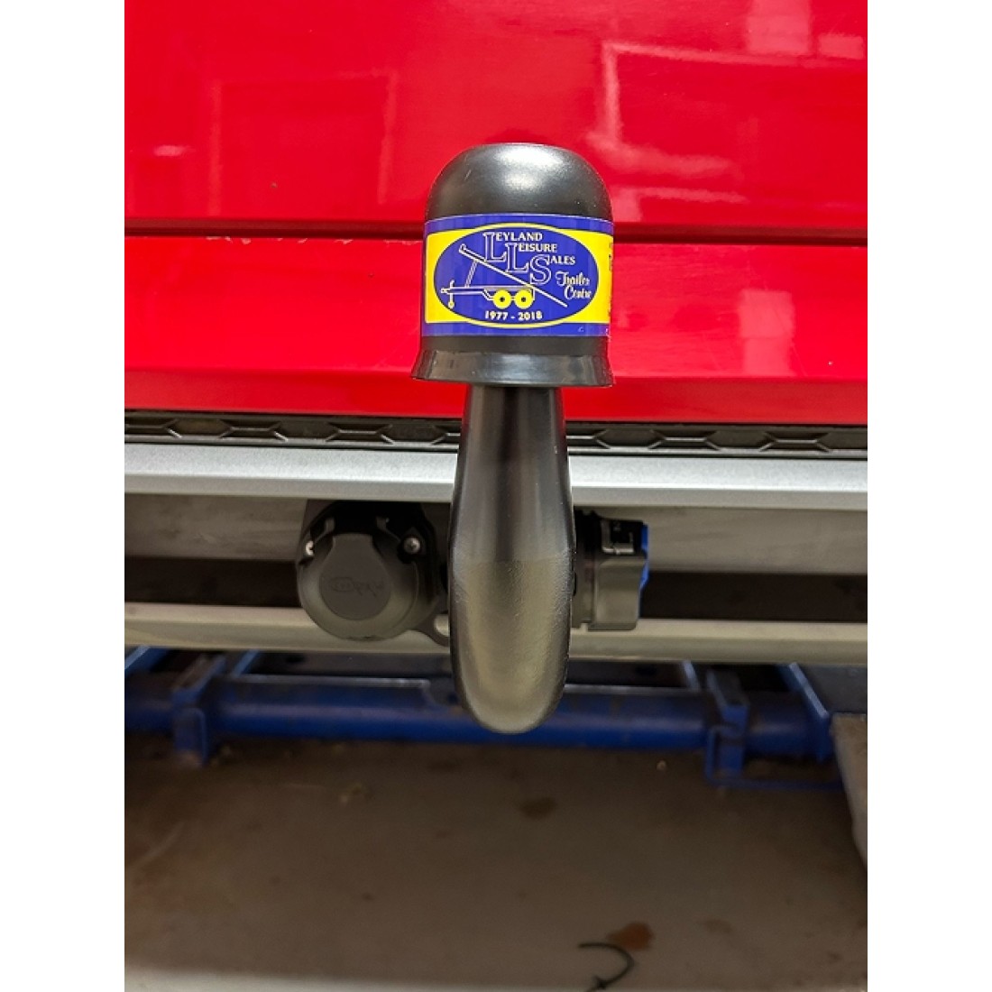 Detachable Swan Neck Tow Bar